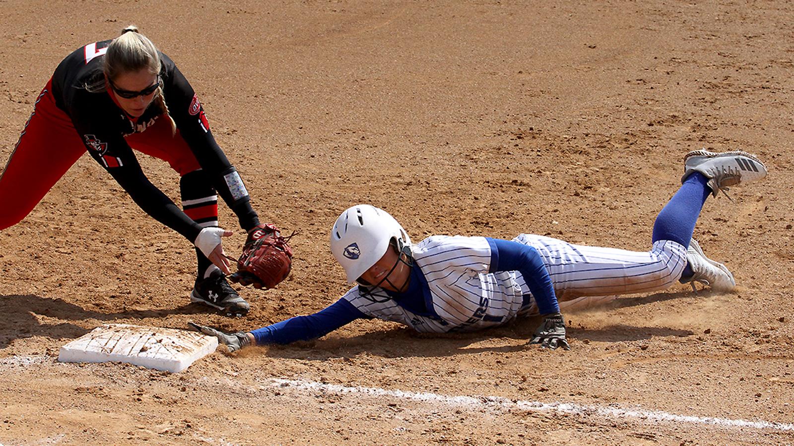 Taylor Jones - Softball - Eastern Illinois University Athletics