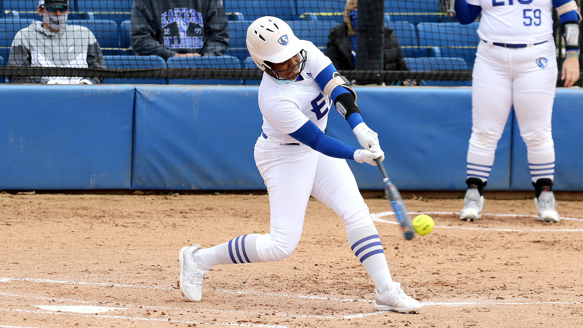 Mia Davis - Softball - Eastern Illinois University Athletics