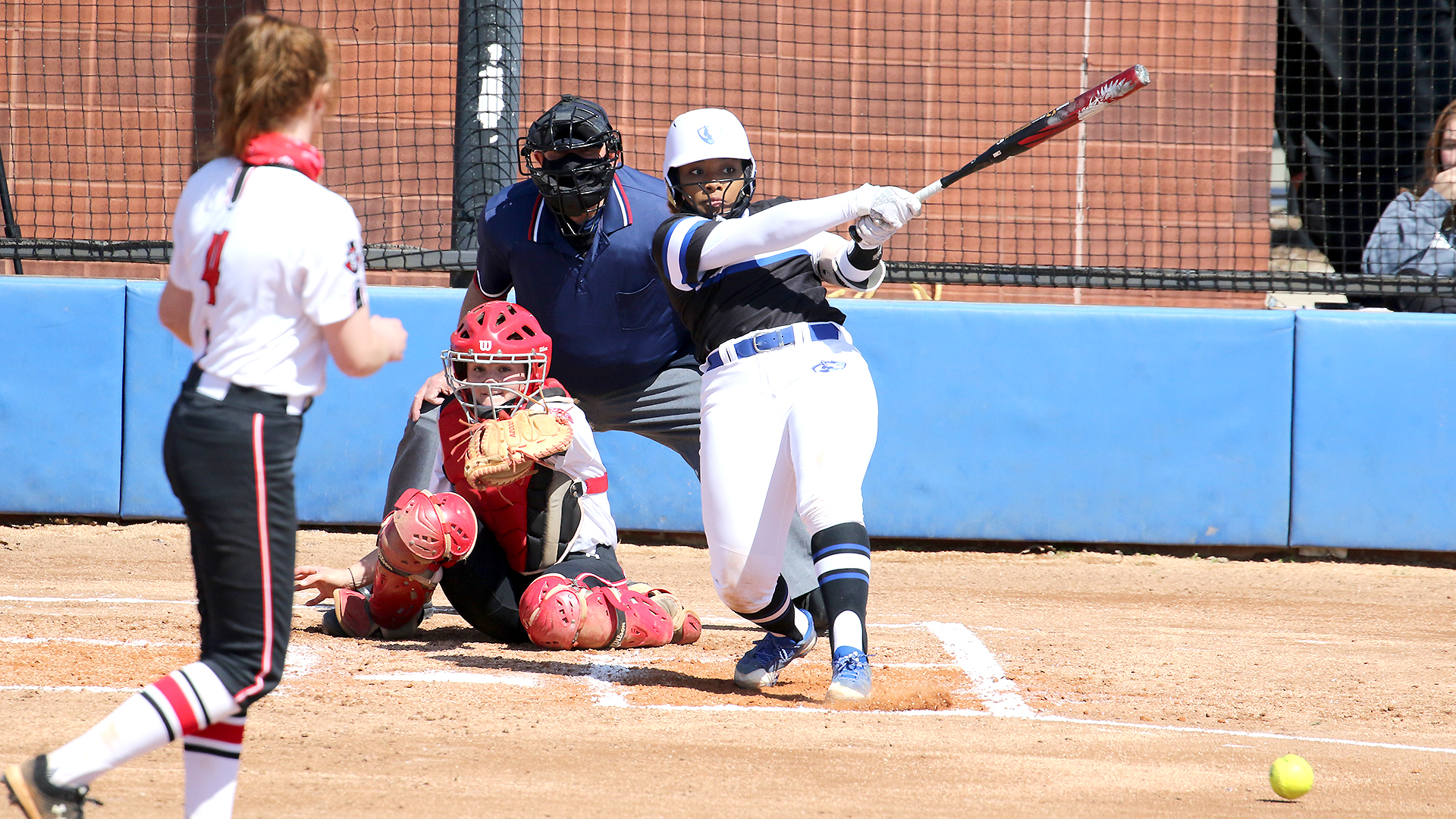Aniya Holt - Softball - Eastern Illinois University Athletics