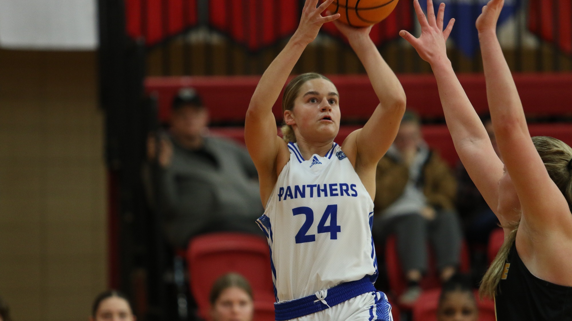 Ellie Buzzelle - Women's Basketball - Eastern Illinois University Athletics