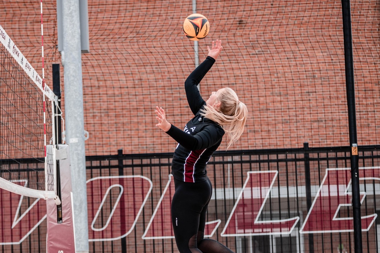 Sarah Mitchell - Beach Volleyball - Eastern Kentucky University Athletics
