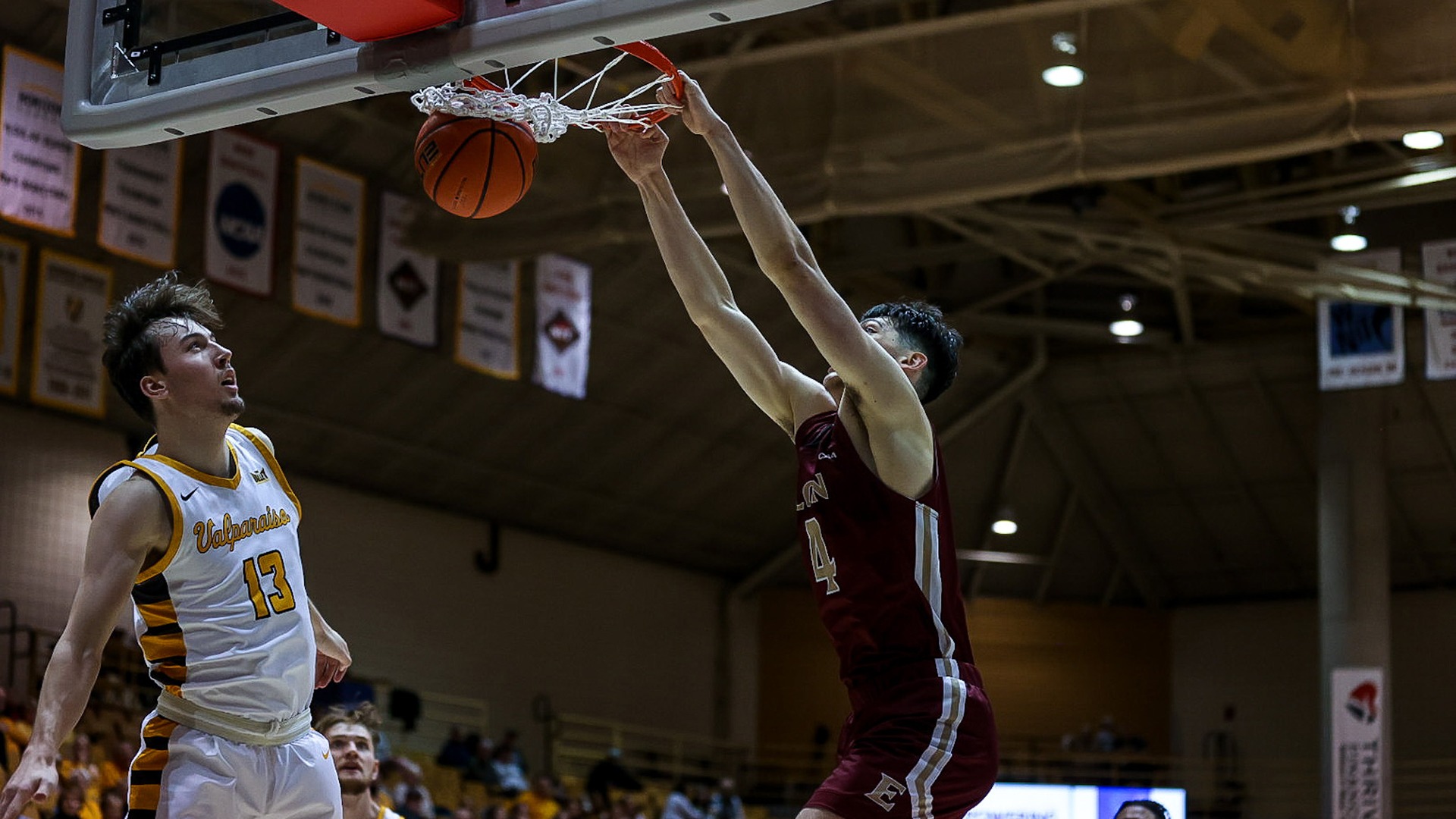 Phoenix’s Comeback Falls Short at Valparaiso - Elon University Athletics