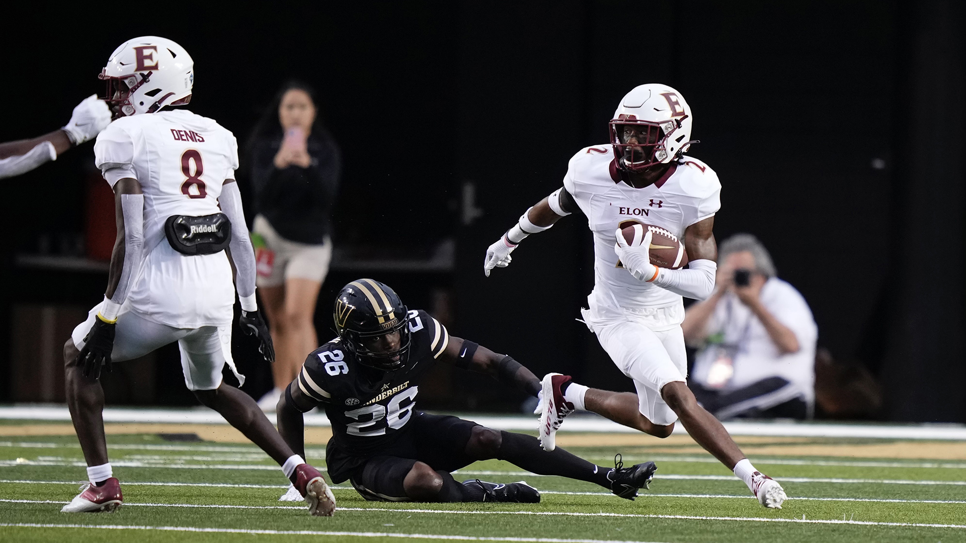Elon Racks Up Almost 500 Yards Of Offense In Battle With Vanderbilt ...