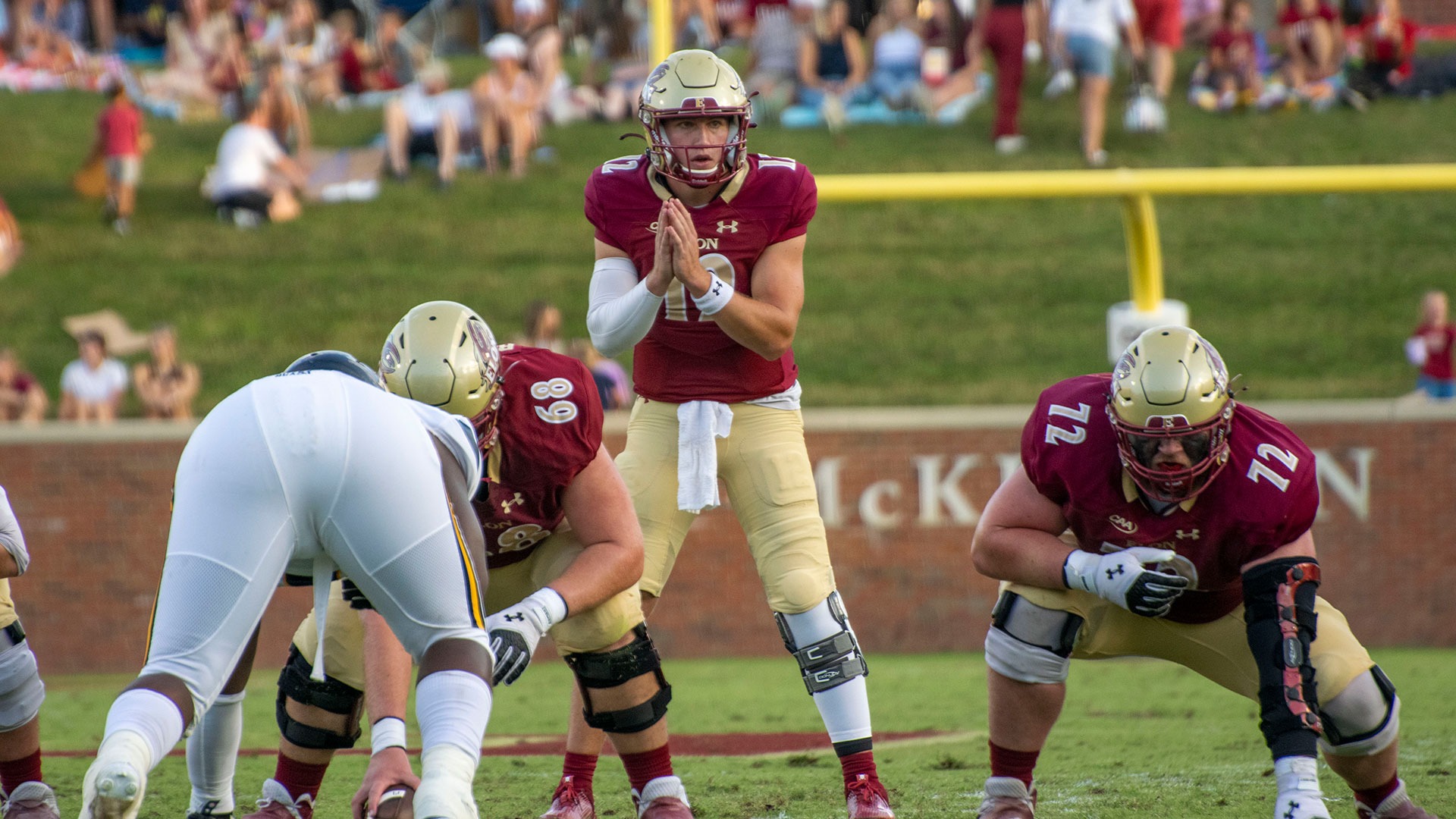 Elon Defeats No. 5 Delaware 33-27 - Elon University Athletics