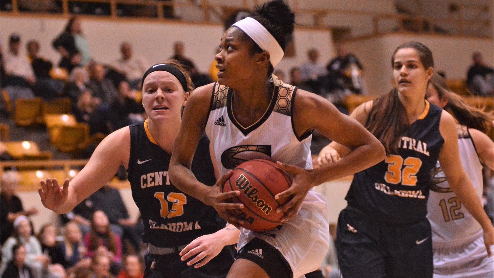 LADY HORNETS TAKE DOWN #15 BRONCHOS TO WIN 26TH STRAIGHT GAME IN WHITE ...