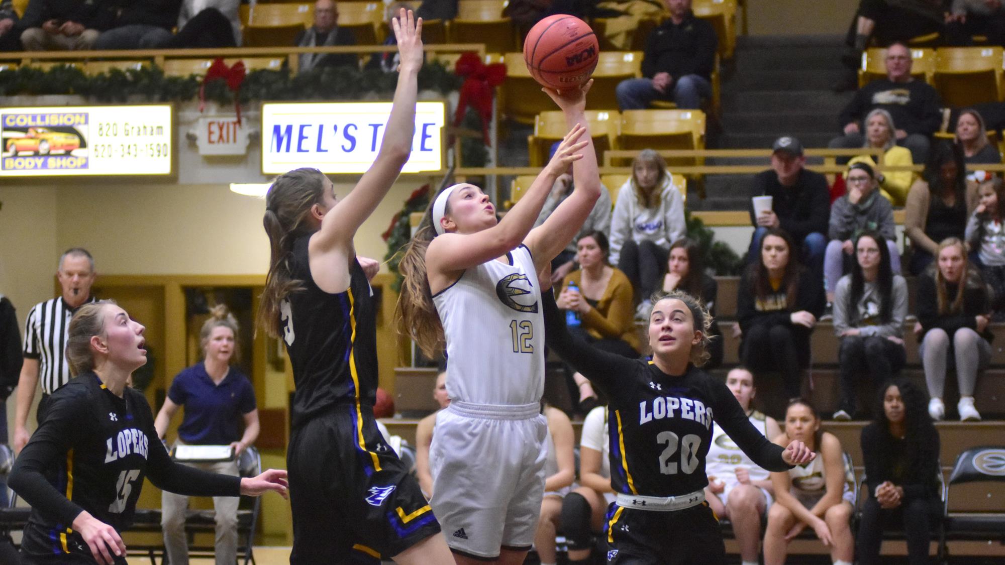 LADY HORNETS HAND NEB.-KEARNEY THEIR FIRST LOSS 70-49 IN WHITE ...