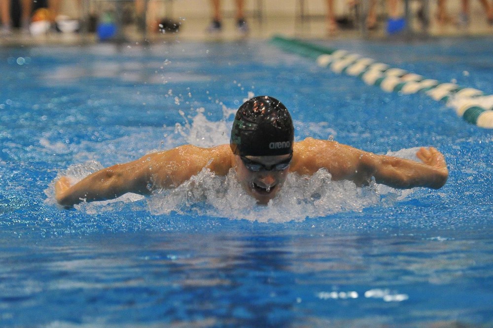 Logan Burton's Record Breaking Performance Paces EMU at MAC ...