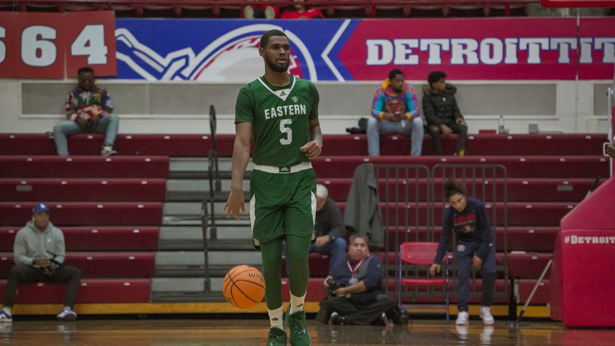 Acuff's 25 Points Leads Eastern Michigan to 76-72 Victory at Detroit ...