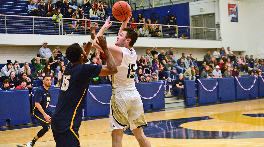 Max McCullough - Men's Basketball - Eastern Oregon University Athletics