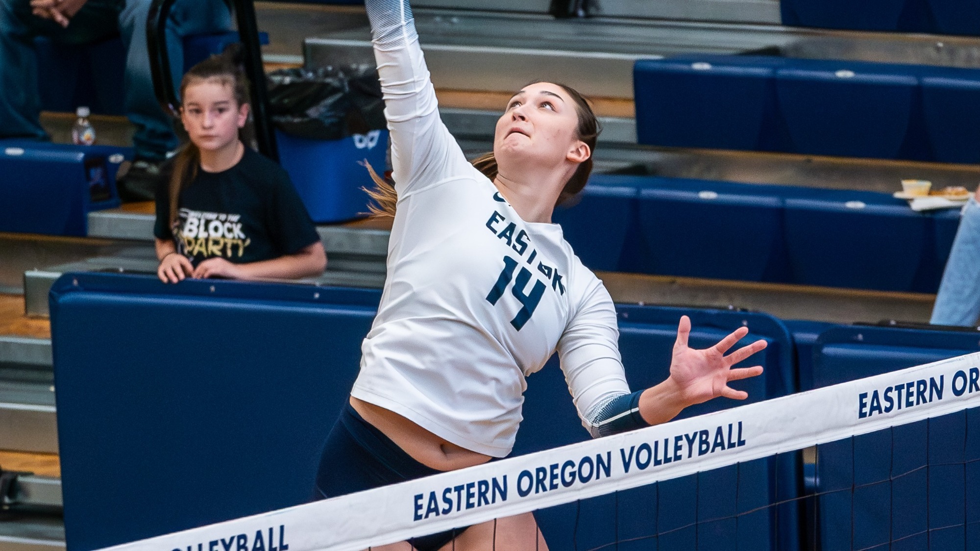 EOU Volleyball Sweeps First Round of NAIA Championships - Eastern Oregon University Athletics