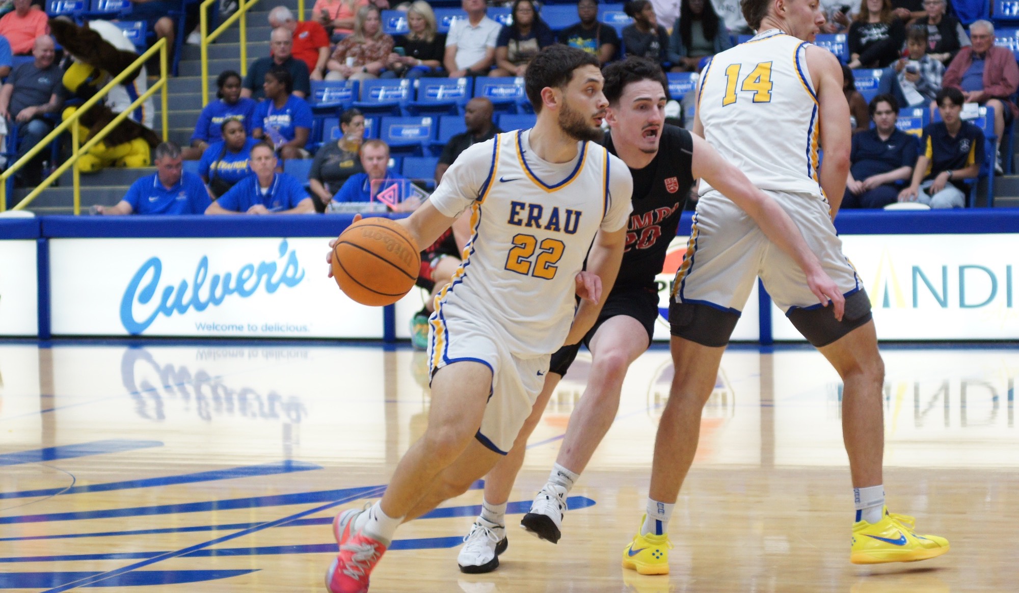Men's Basketball Storms Past Tampa, 102-86 - Embry-Riddle Aeronautical ...