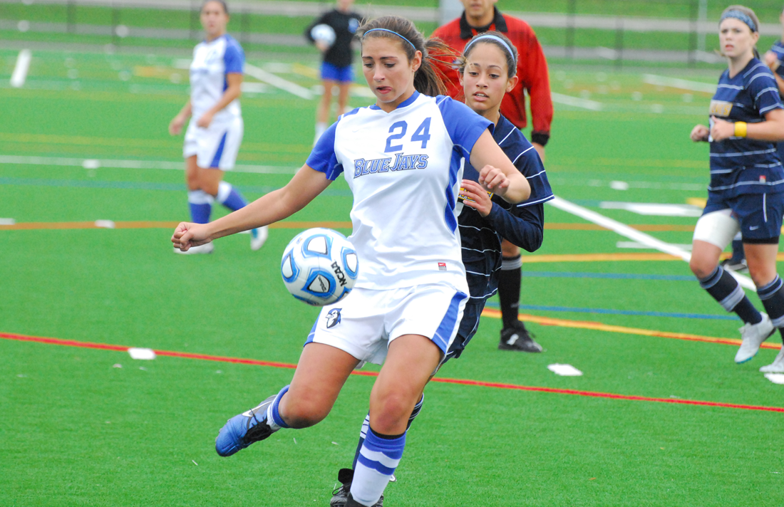 Danielle Bond - Women's Soccer - Elizabethtown College Athletics