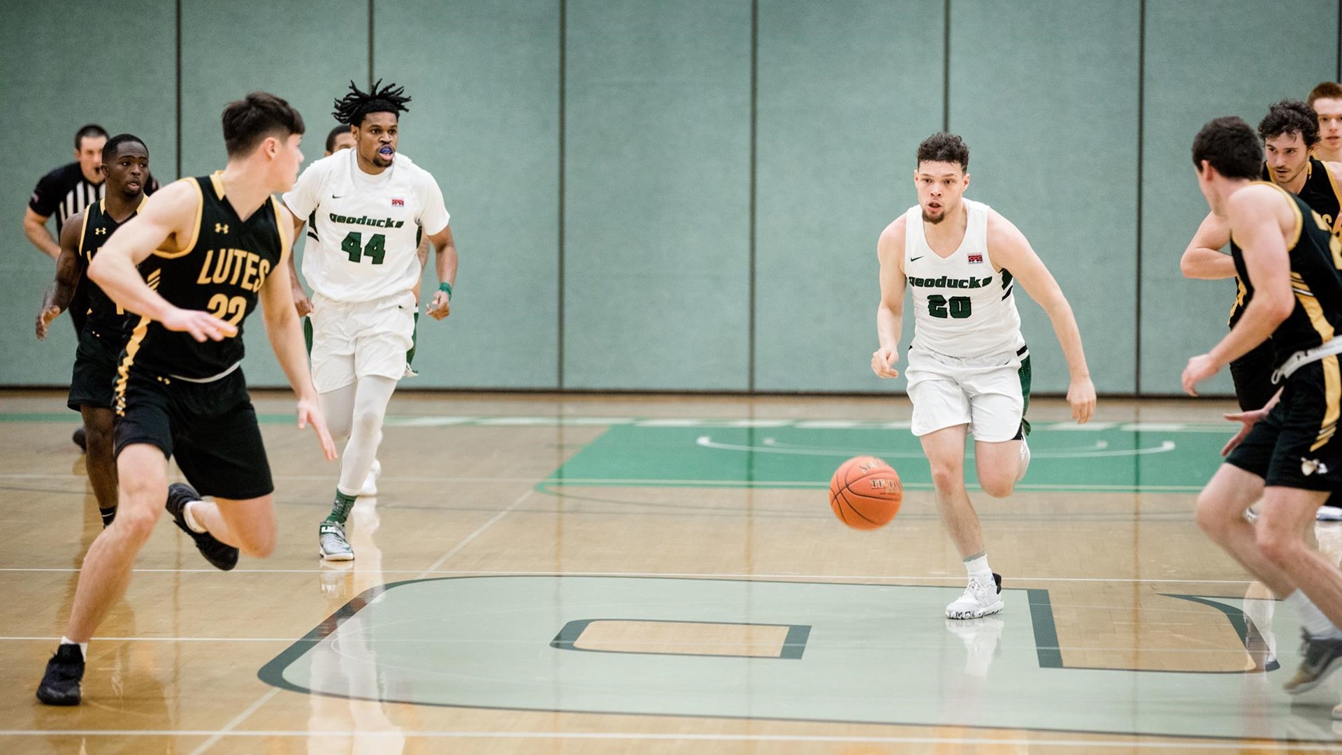 Yotes Defeat Men’s Basketball 105-59 - Evergreen State College Athletics