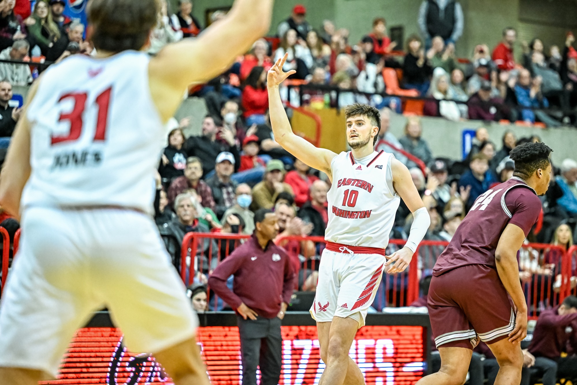 Eagles Win Ninth Straight Behind Price’s Career Game - Eastern ...