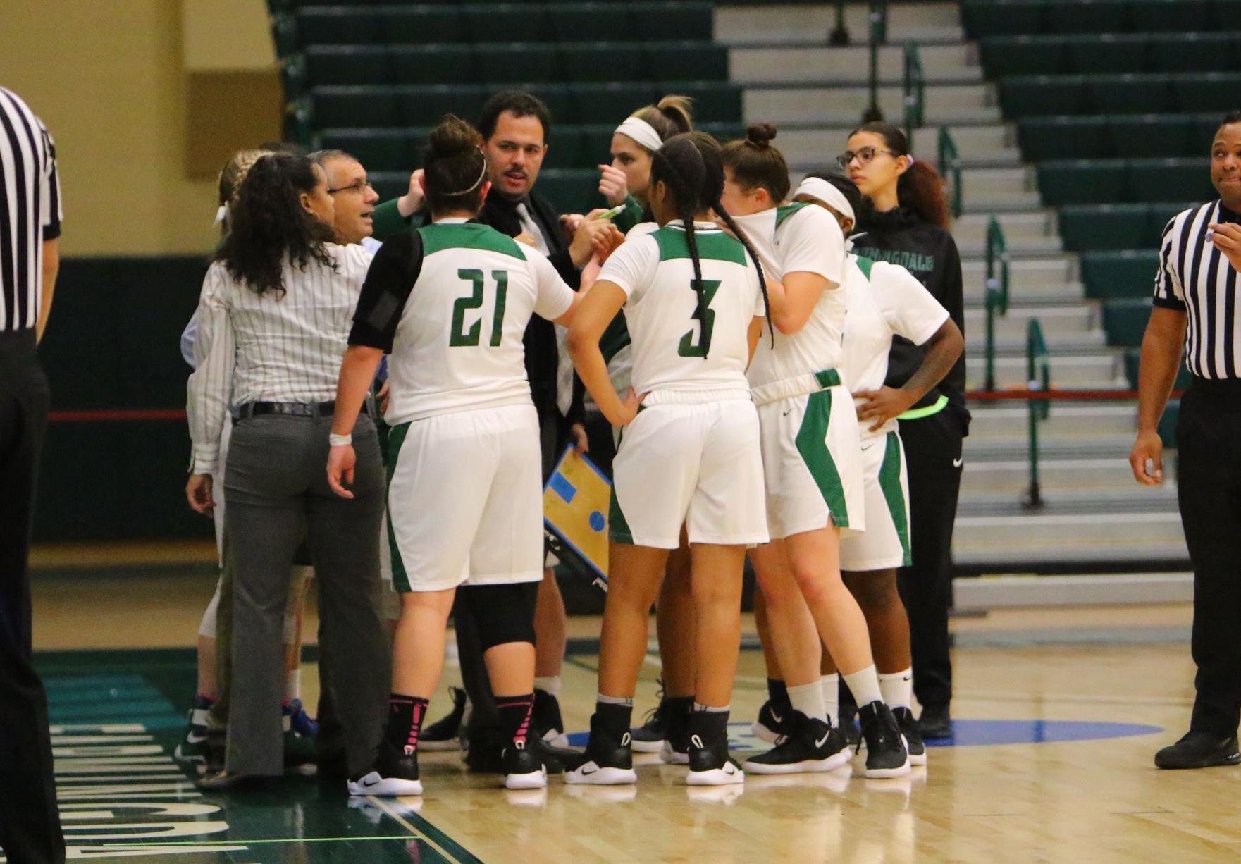 Hurt Scores Career-High 36 as Rams Cruise Past SLC - Farmingdale State ...