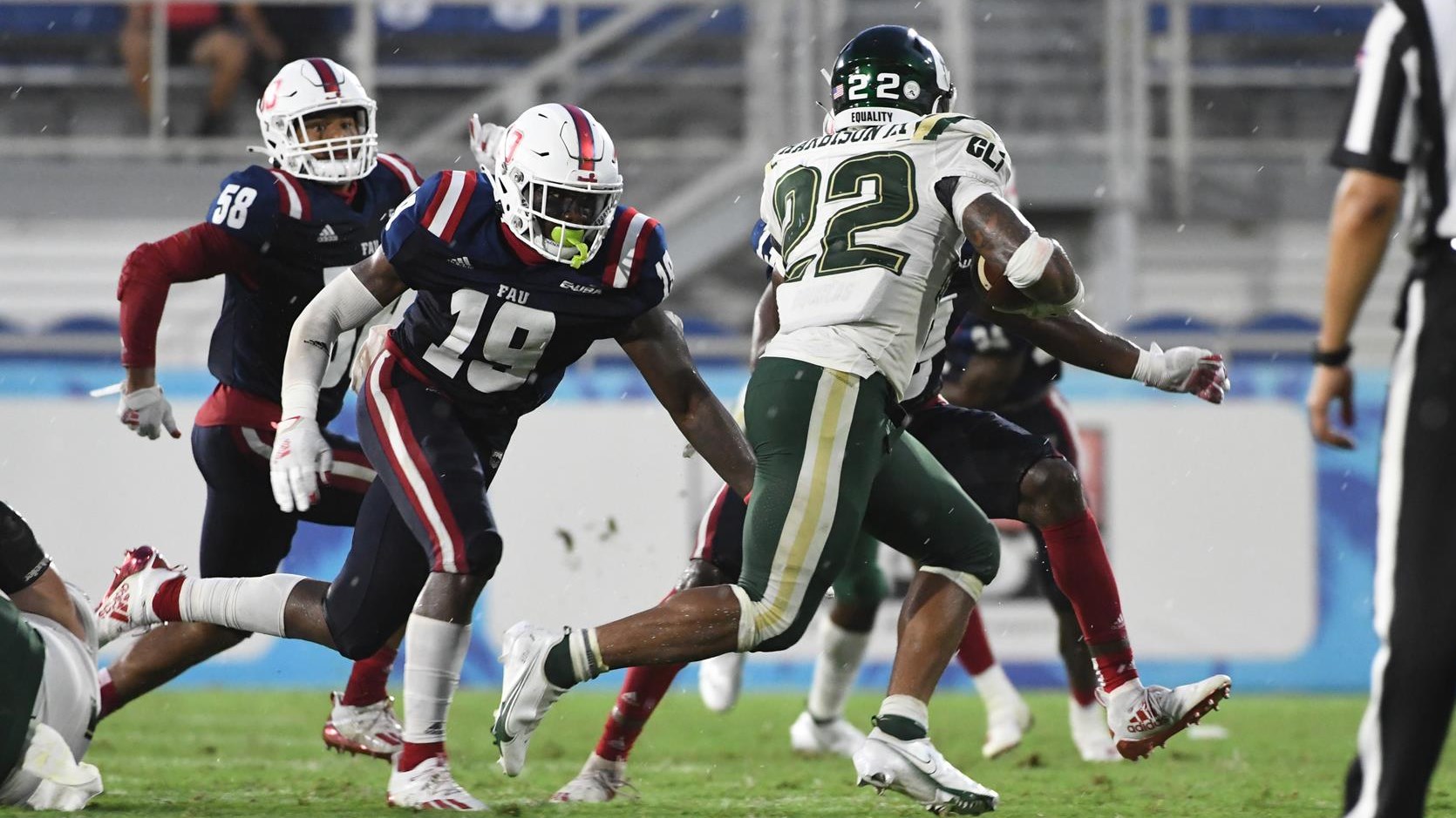 Football Returns for Bye Week Practice - Florida Atlantic University ...