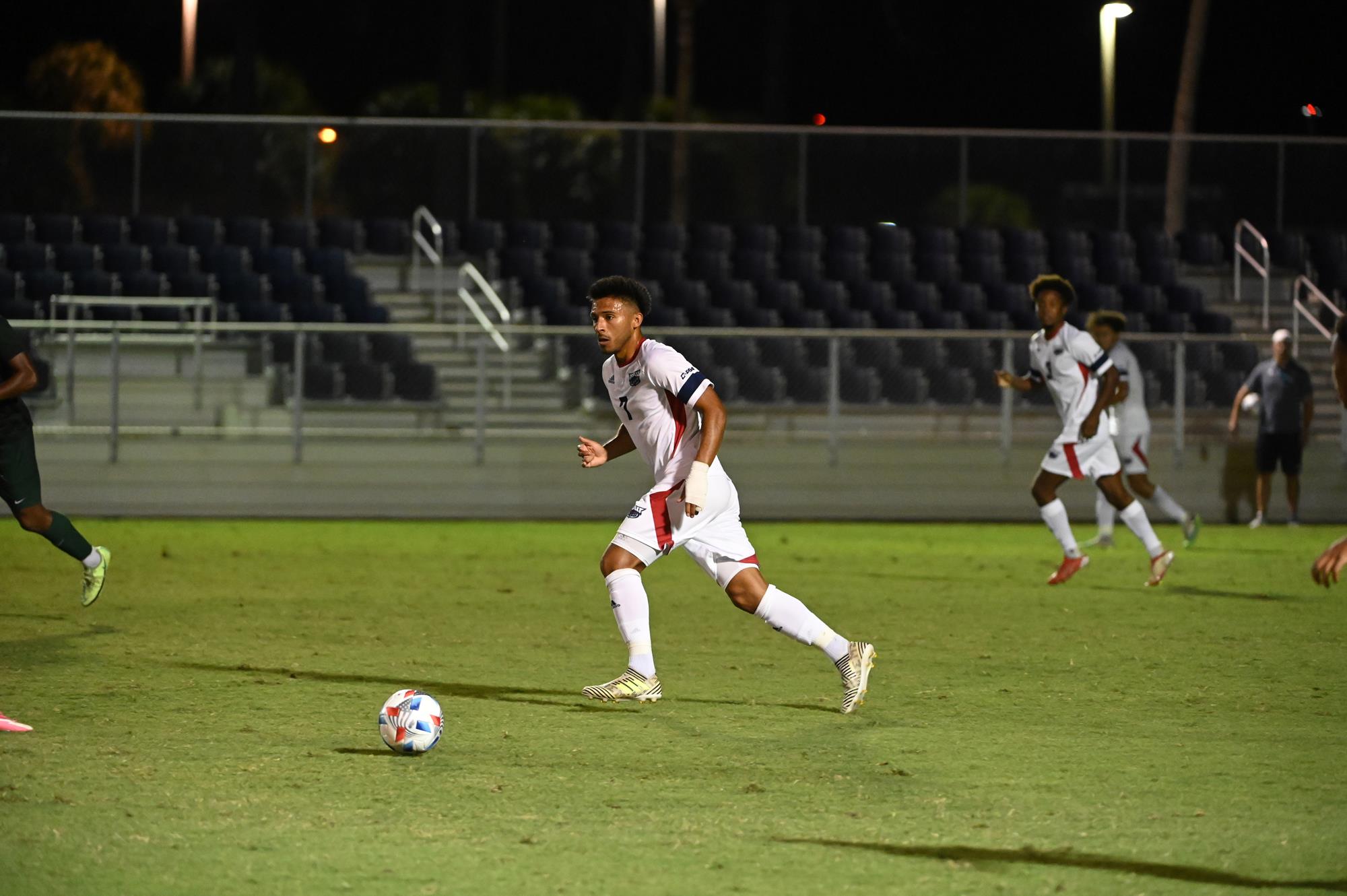 Arturo Ernand - Men's Soccer - Florida Atlantic University Athletics