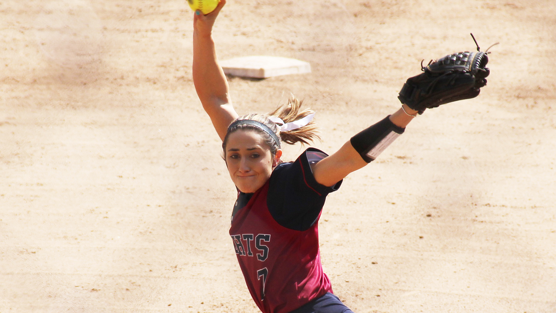 Ports Reaches Milestone in Softball Split at Wagner - FDU Knights Athletics
