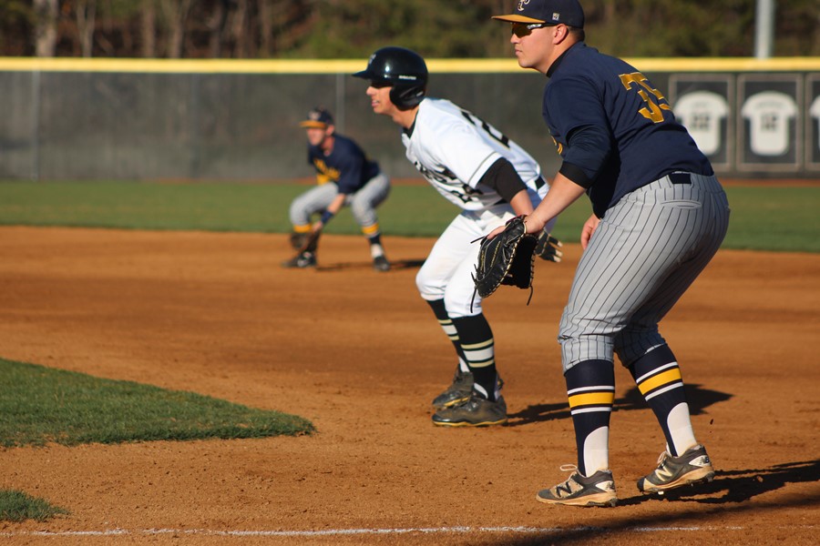 Baseball Beats Emory & Henry in 10 Innings - Ferrum College