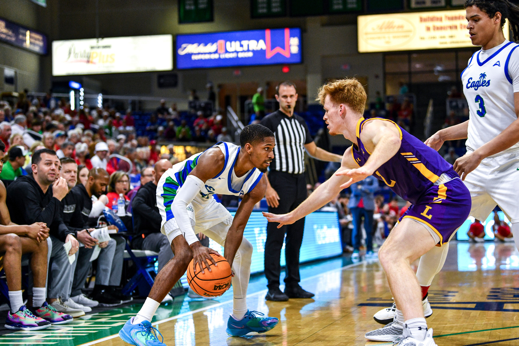 Isaiah Thompson - 2023-24 - Men's Basketball - FGCU Athletics