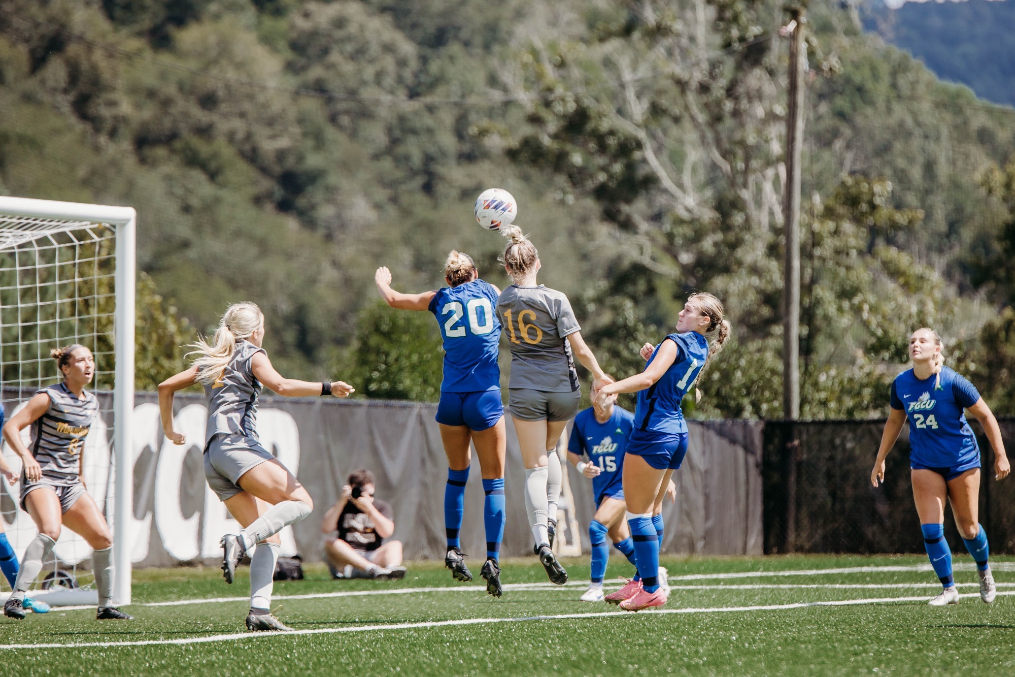 Women's soccer drops hard-fought match at FAU, 1-0 - FGCU Athletics