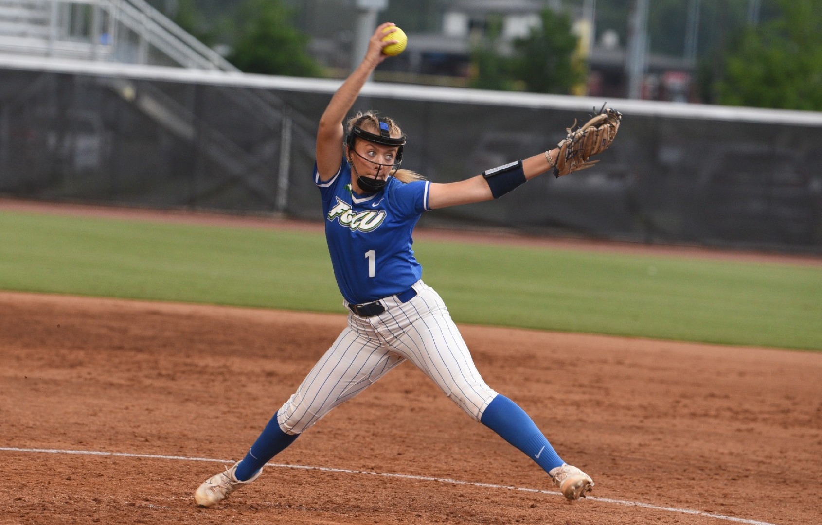 Softball wins extra-innings classic to get to semifinals - FGCU Athletics