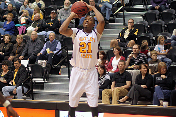 Lance Russell - Men's Basketball - FHSU Athletics