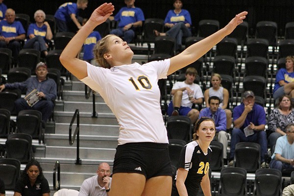 Camille Hubert - Volleyball - FHSU Athletics
