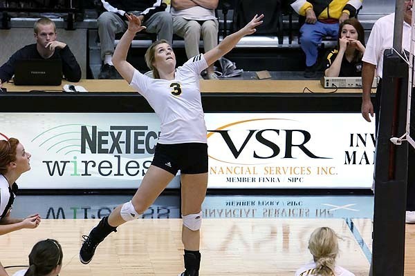 Madison Schwartz - Volleyball - FHSU Athletics