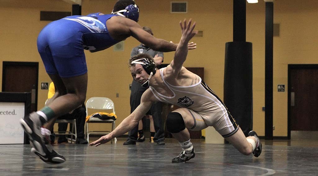 Symon Seaton - Men's Wrestling - FHSU Athletics