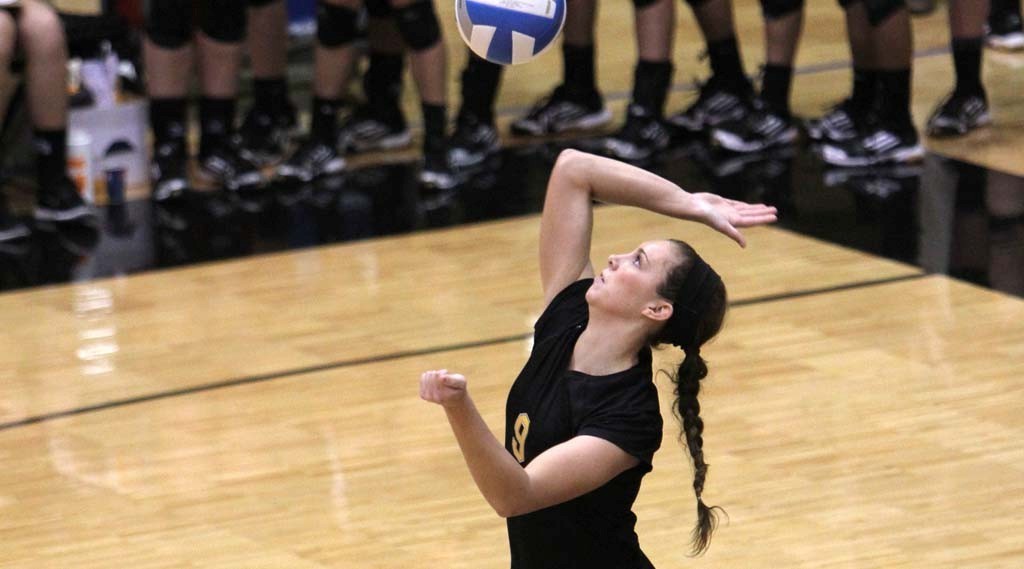 Sara Hewson - Volleyball - FHSU Athletics