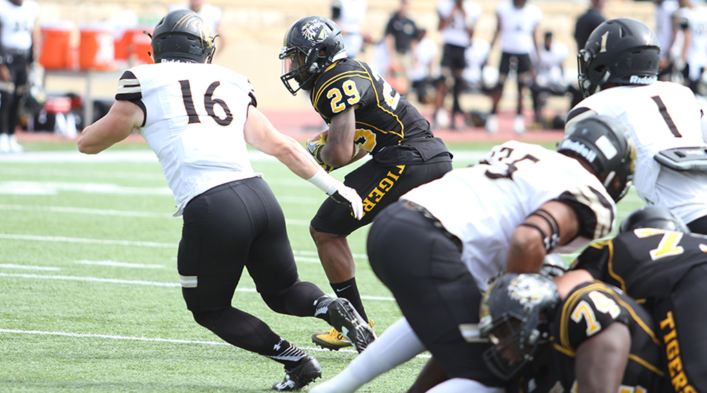 Malik Thomas - Football - FHSU Athletics