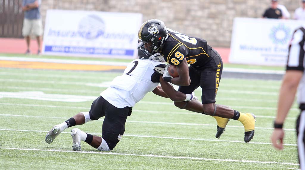 Isaiah Maxi - Football - FHSU Athletics