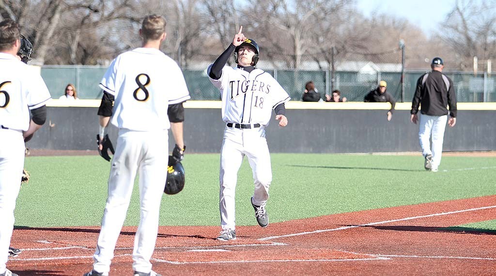 Connor Ross - Baseball - FHSU Athletics