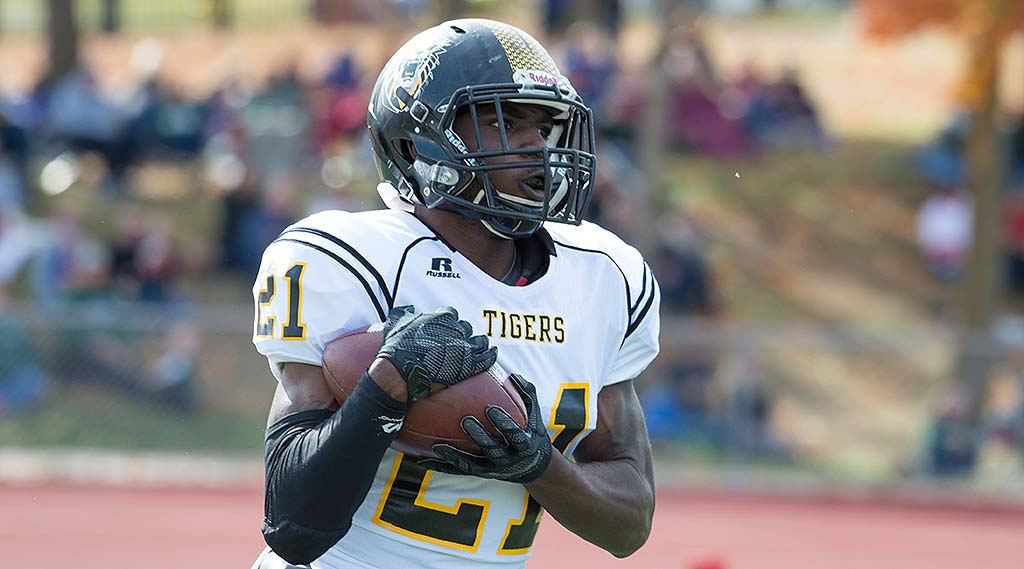 DeAndre James - Football - FHSU Athletics