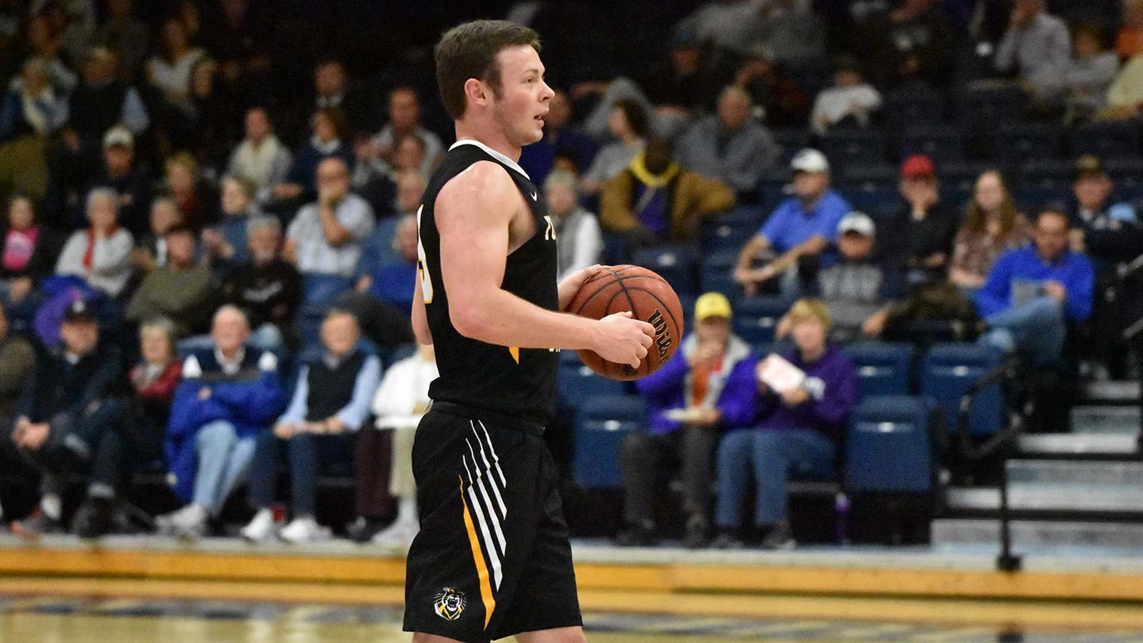 Kyler Kinnamon - Men's Basketball - FHSU Athletics