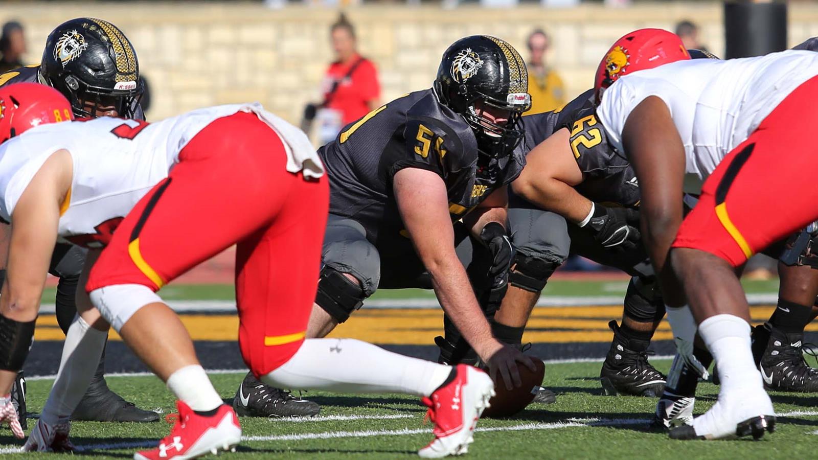 Nathan Hale - Football - FHSU Athletics