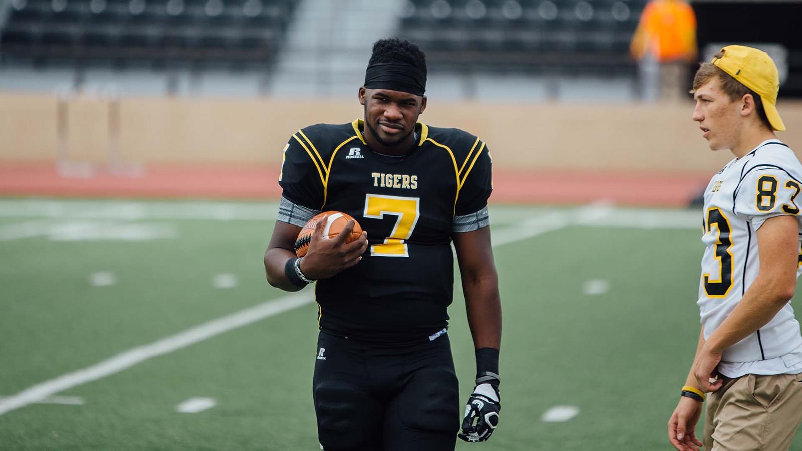 Jacoby Williams - Football - FHSU Athletics
