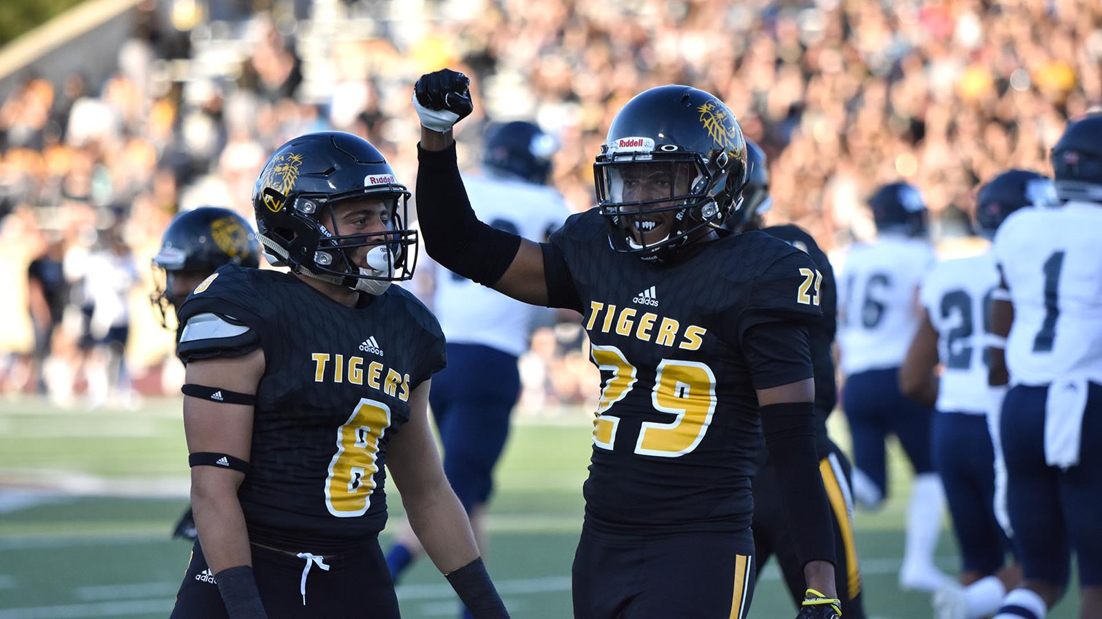 Rayvon Lewis - Football - FHSU Athletics