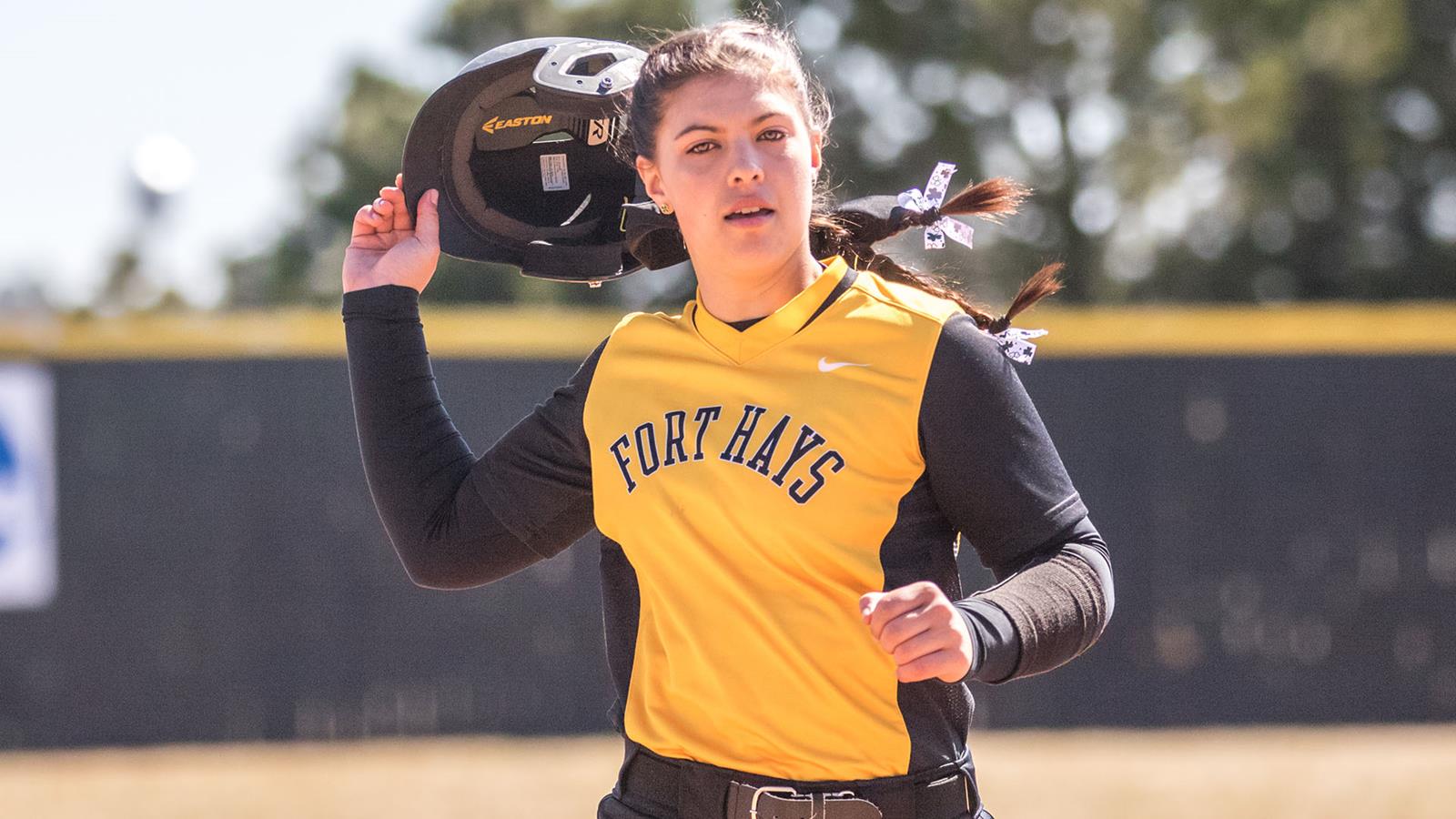 Elise Capra - Softball - FHSU Athletics