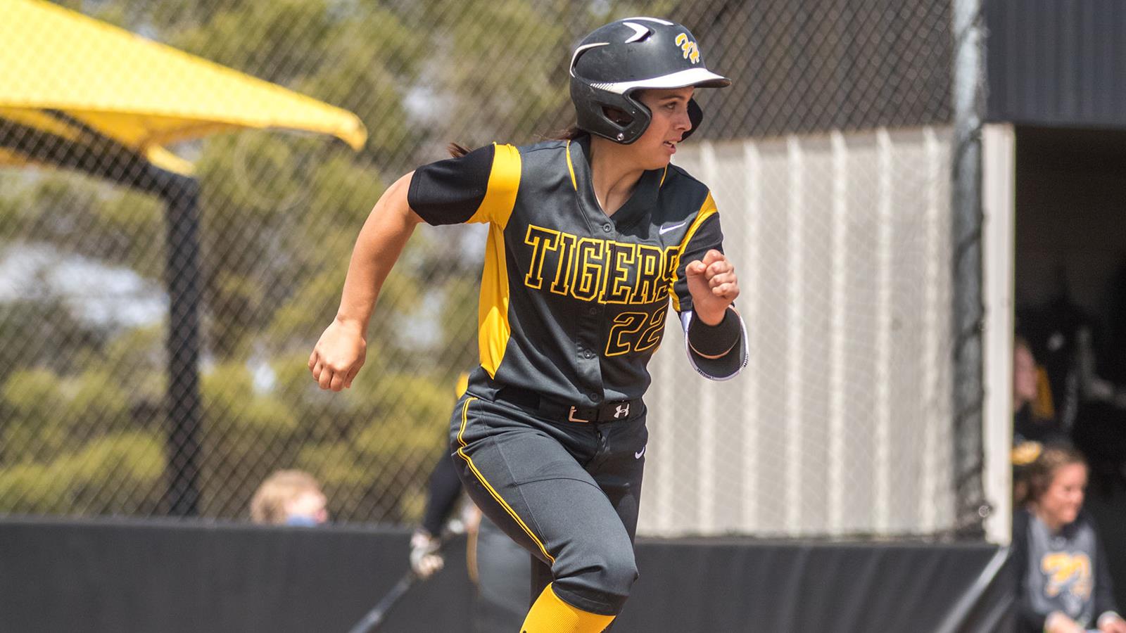 Elise Capra - Softball - FHSU Athletics