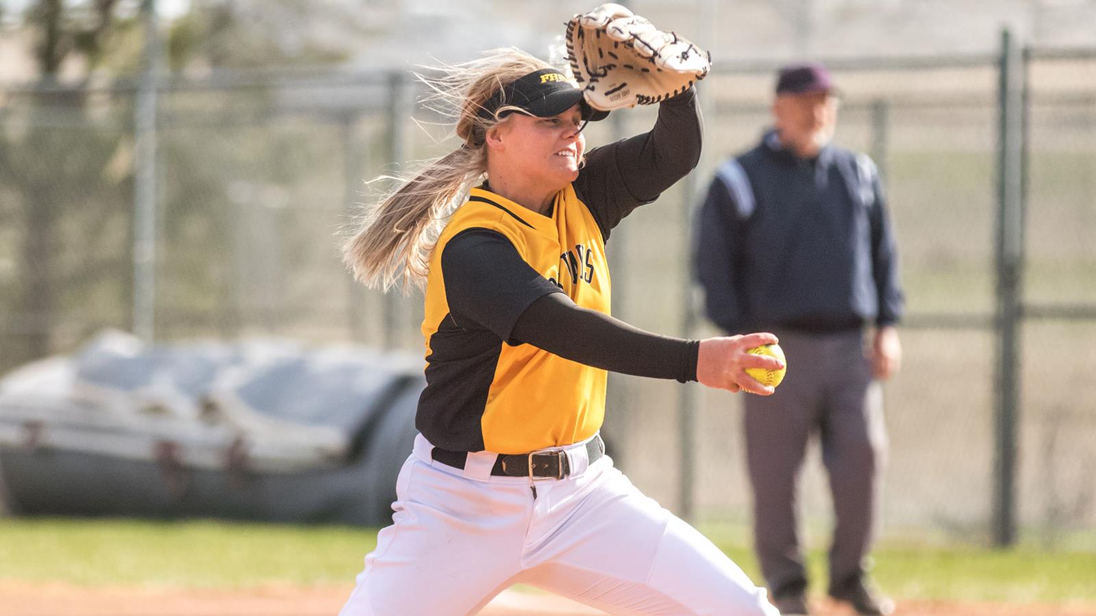 Michaelanne Nelson - Softball - FHSU Athletics