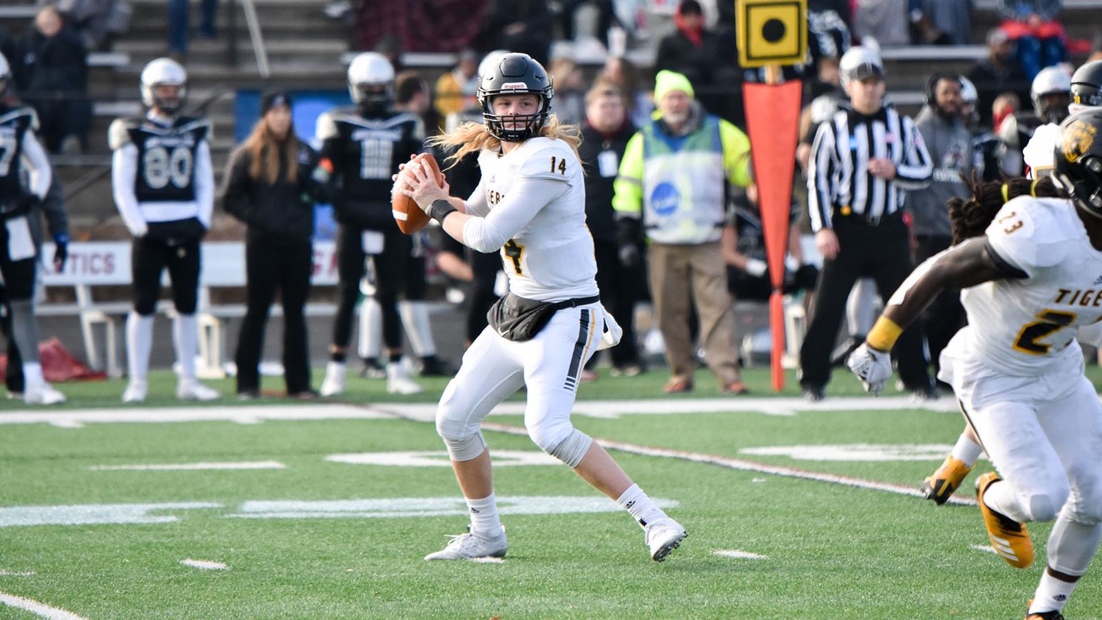 Chance Fuller - Football - FHSU Athletics