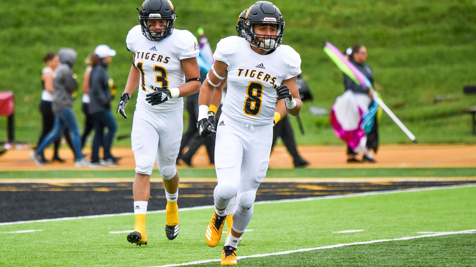 Jordan Starks - Football - FHSU Athletics