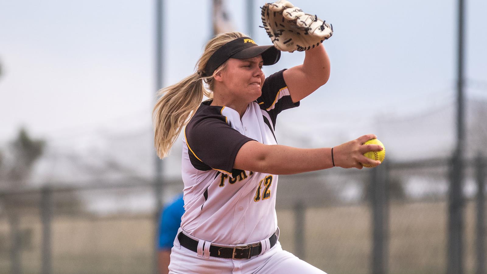 Michaelanne Nelson - Softball - FHSU Athletics
