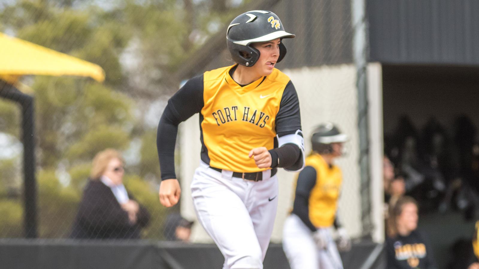 Elise Capra - Softball - FHSU Athletics