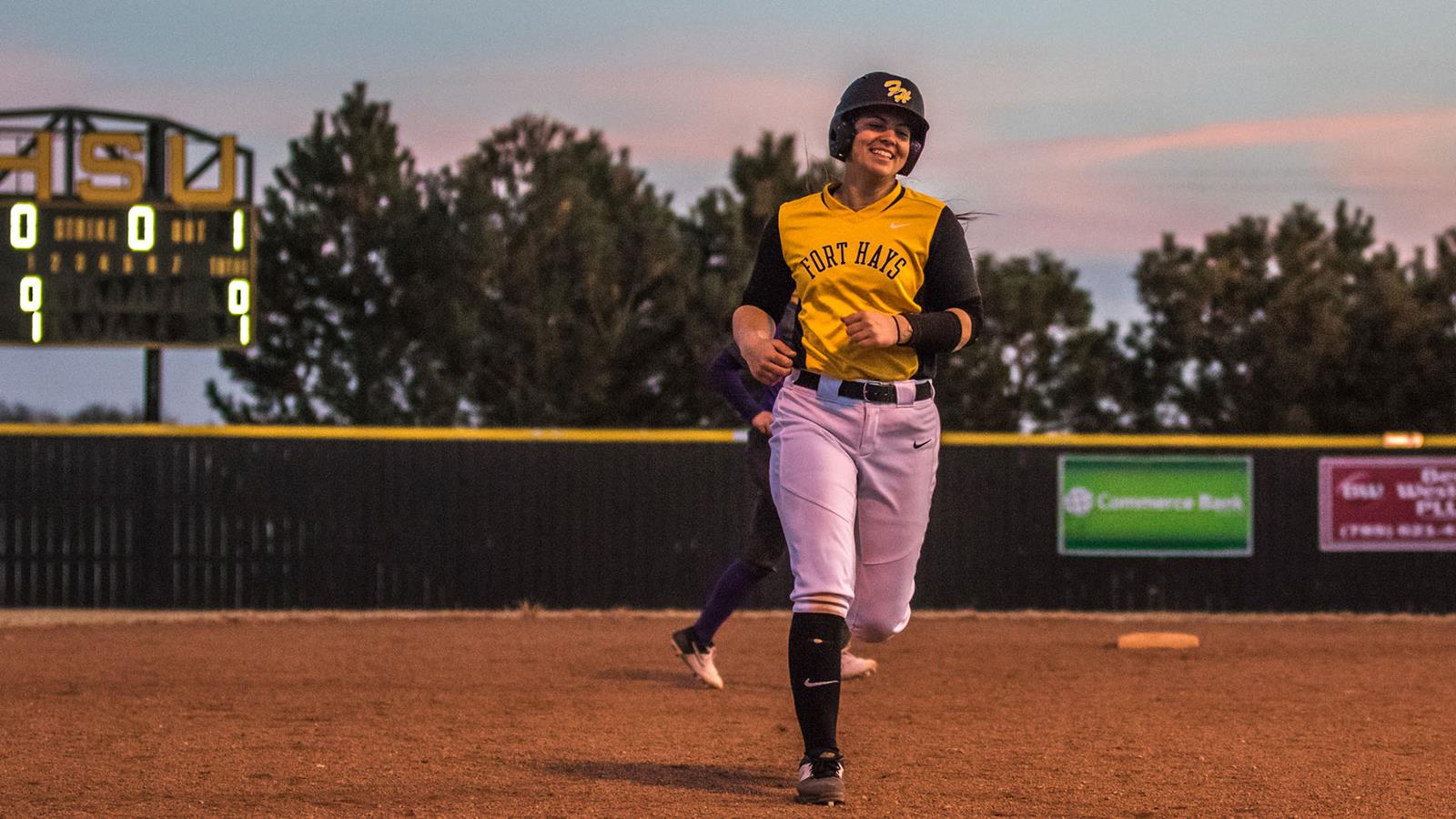 Elise Capra - Softball - FHSU Athletics