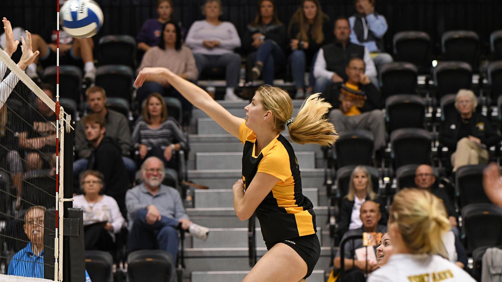 Morgan Christiansen - Volleyball - FHSU Athletics