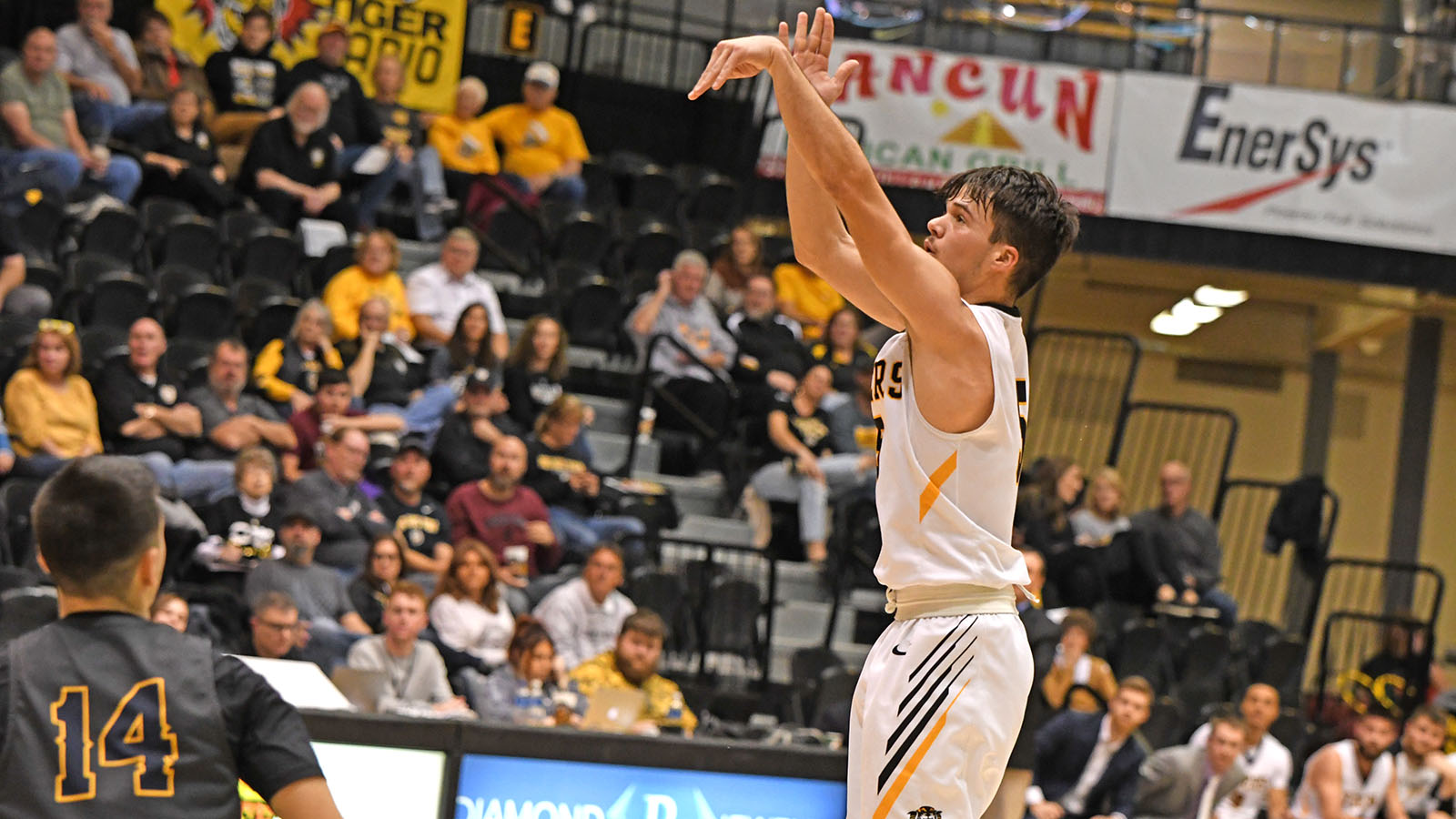 Hammeke Goes for 30, Tigers Take First Loss of Season - FHSU Athletics