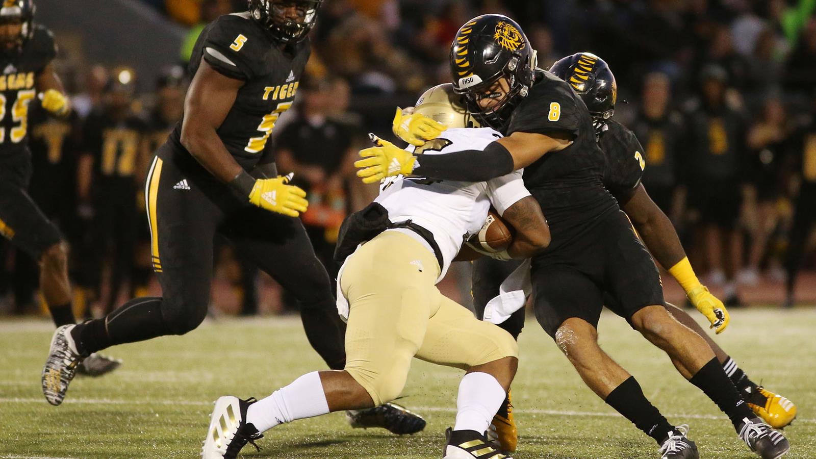 Jordan Starks - Football - FHSU Athletics